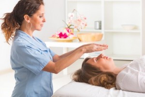 Starting a Reiki Treatment | Reiki healing, Reiki treatments | Reiki ...
